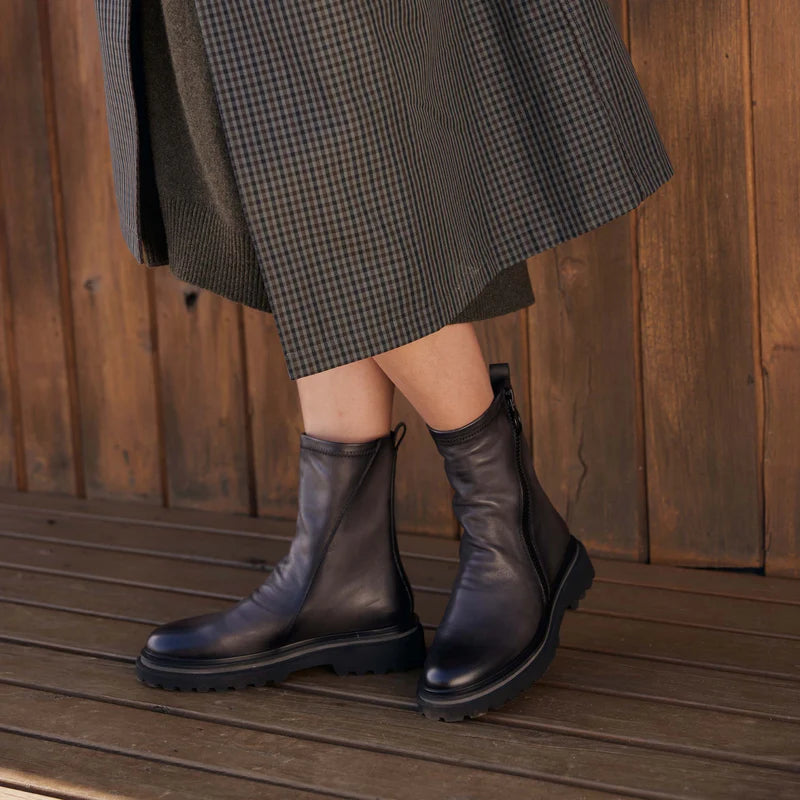 EOS Skarlet Black – Gubbs Shoes